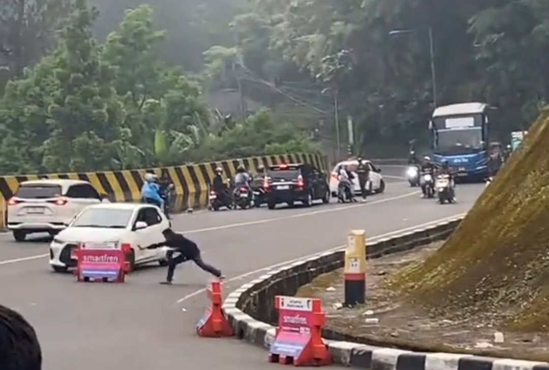 Viral Keributan di Puncak Pass, Polisi Sebut Dipicu Kecelakaan Saat ...